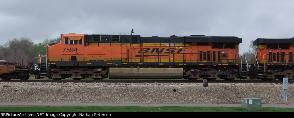 BNSF 7594